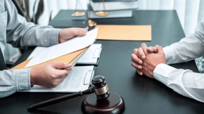 What Is a Litigator? And the Differences From a Lawyer - CaseFox
