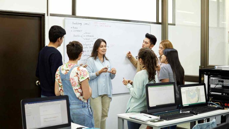 Continuing Legal Education (CLE) Credits: Guide to Lawyers