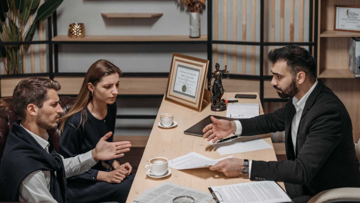 What is a Law Clerk? What Do They Do? - CaseFox