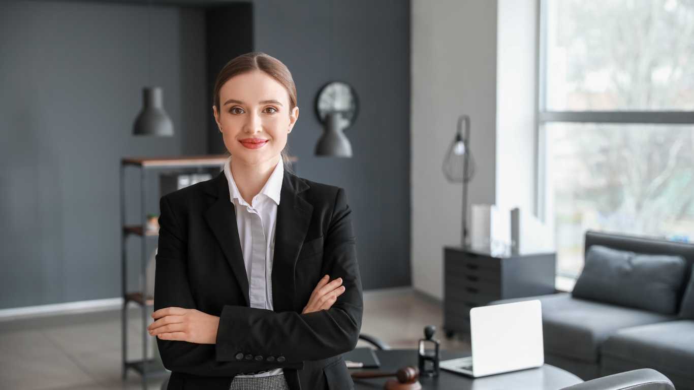 What is a Law Clerk? What Do They Do? - CaseFox