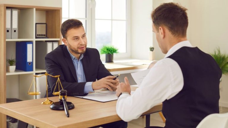 In-House Legal Team Roles: Titles & Responsibilities - CaseFox